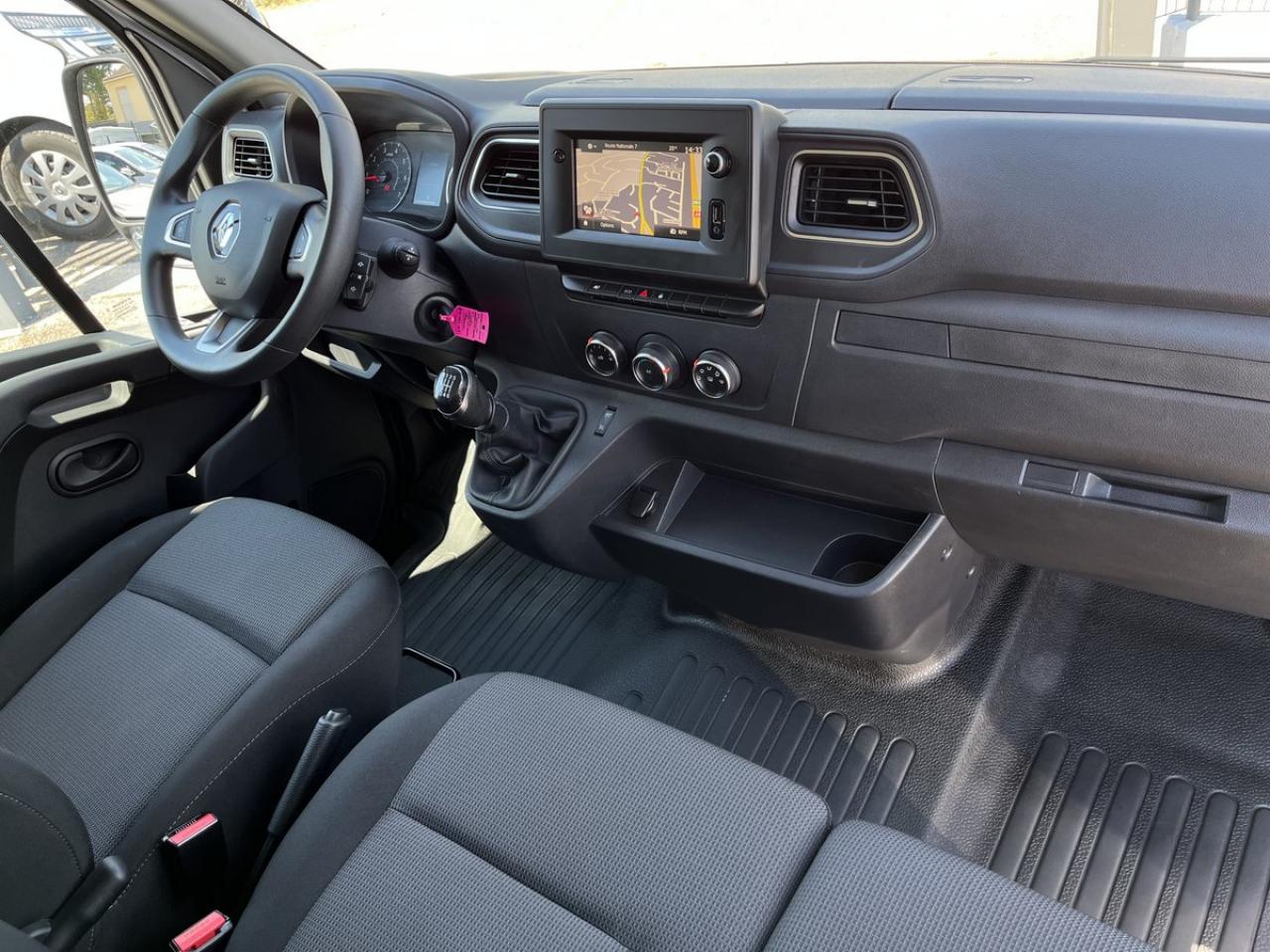 RENAULT Master Grand Confort F3300 L2H2 2.3 dCi - 135